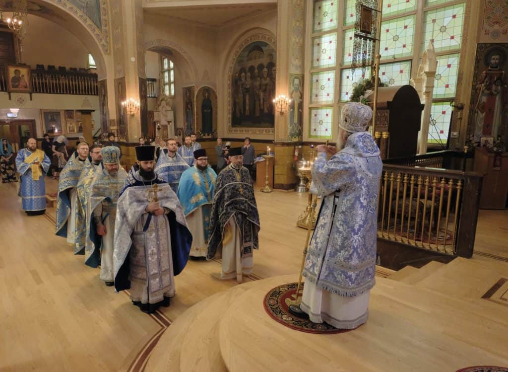 Wonderwoking Tikhvin Icon Celebrated in Chicago - Diocese of the Midwest